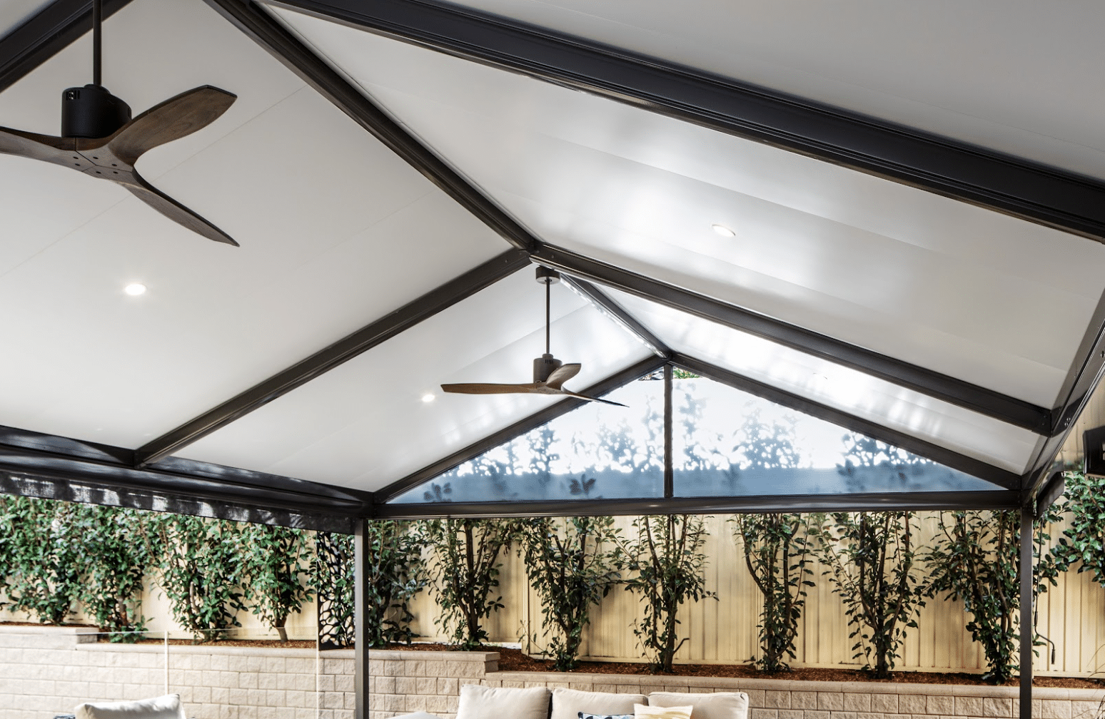 Simple Tips for Transforming Small Gardens into Luxurious Retreats ...